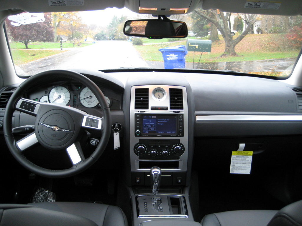 Review: 2010 Chrysler 300 Touring
