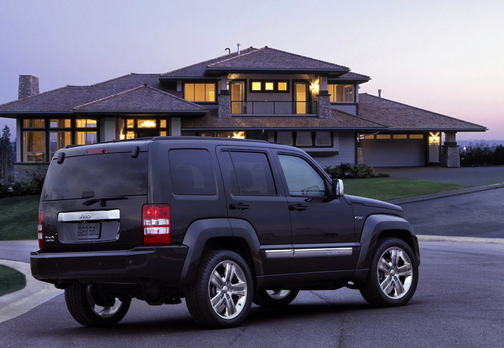 Jeep Grand Cherokee, Liberty get Premium Editions